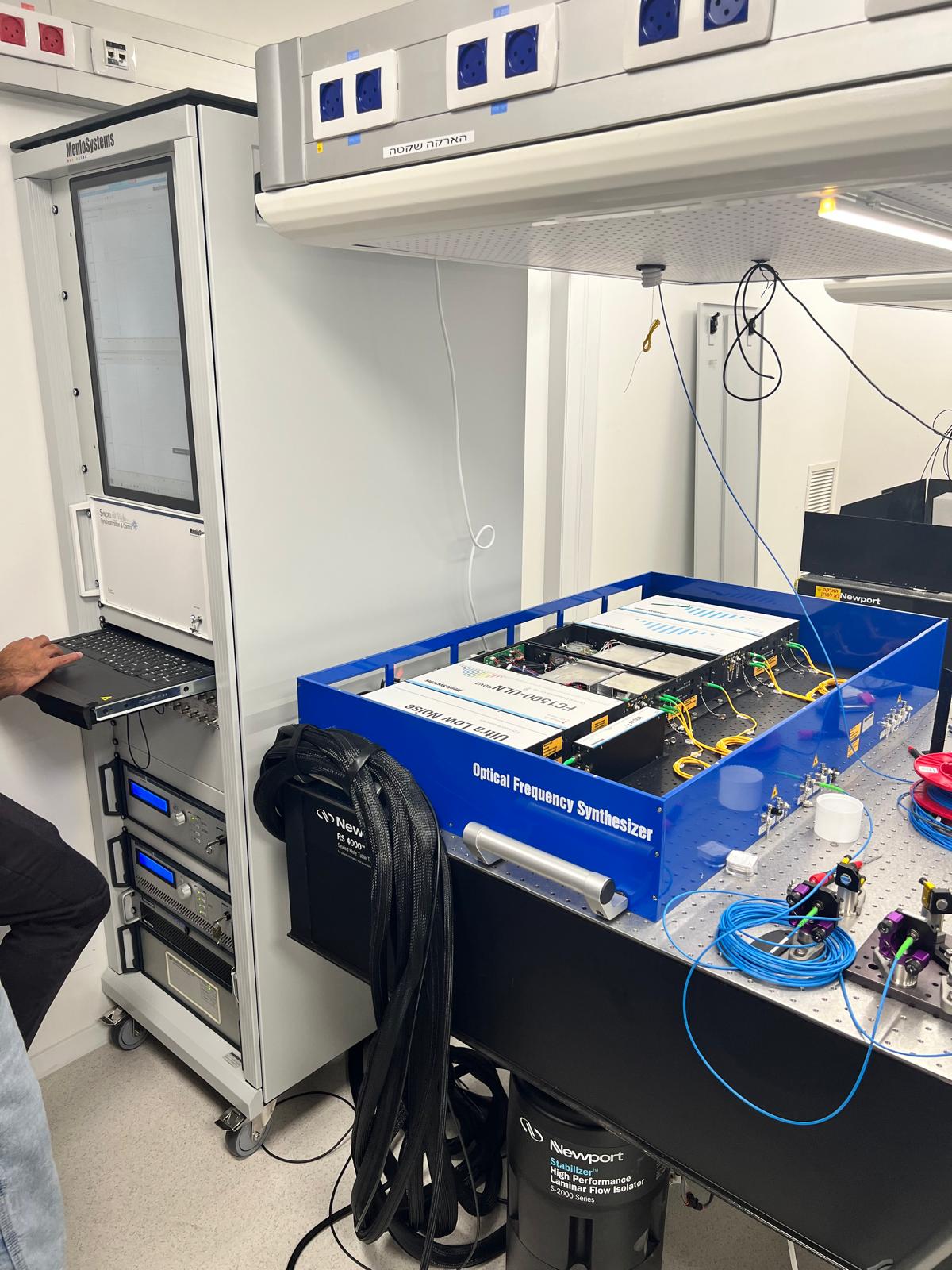 Optical Frequency Comb System installation at the Weizmann Institute of ...